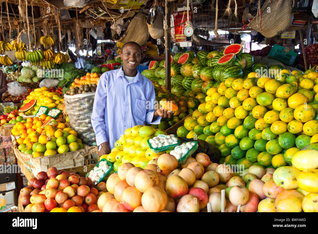 New Ngara City Park Hawkers Market, Nairobi, Kenya Stock Photo - Alamy