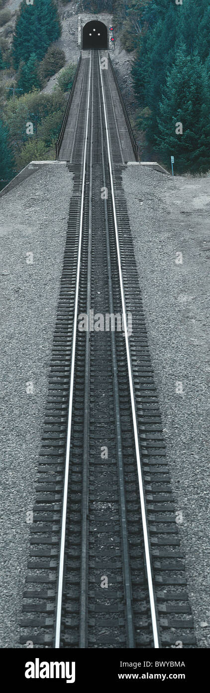 Railroad tunnels hi-res stock photography and images - Alamy