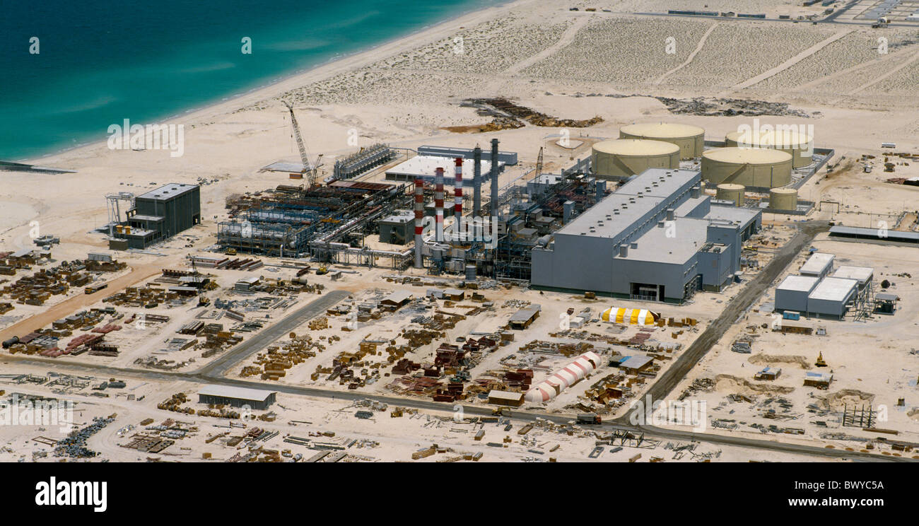 Aluminium smelter dubai hi-res stock photography and images - Alamy