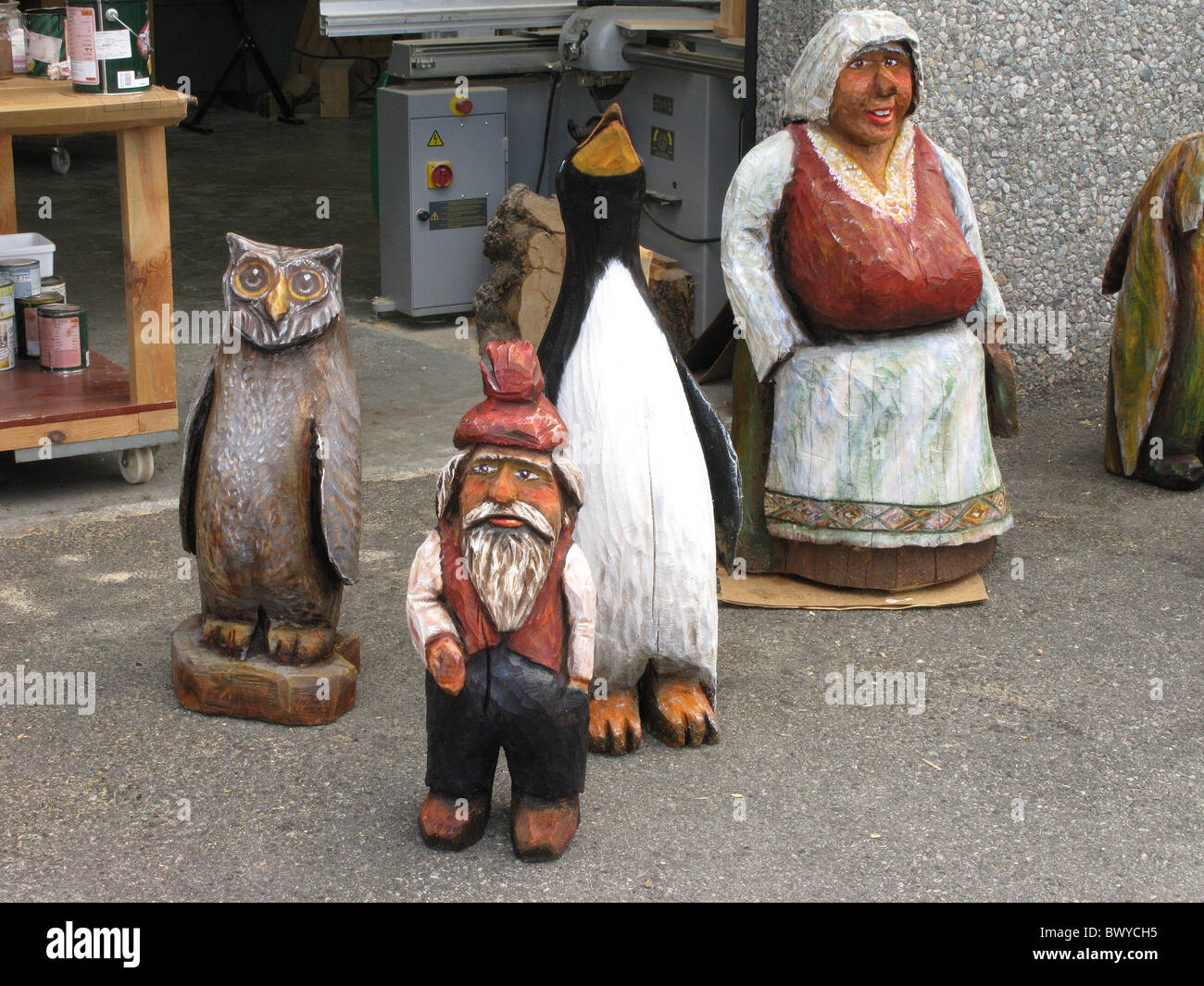 Wood outside a workshop hi-res stock photography and images - Alamy