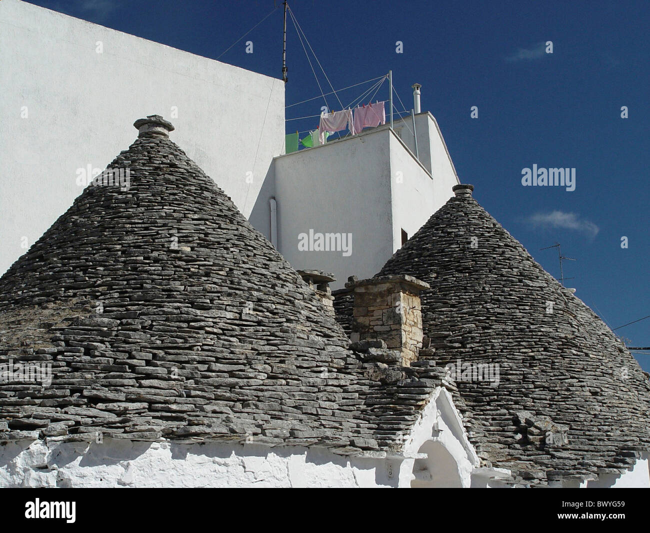 Alberobello Apulia architecture conical detail homes houses Italy ...