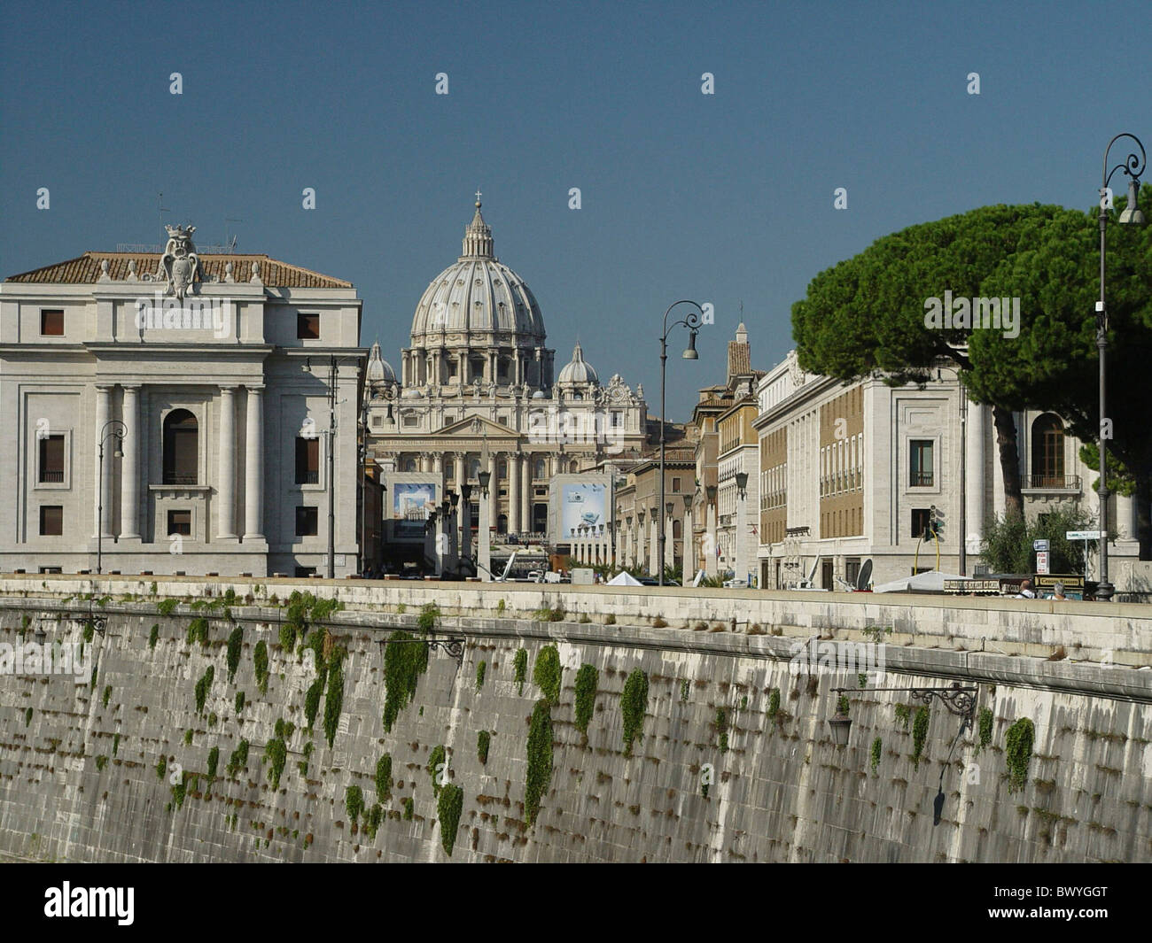 City street rome hi-res stock photography and images - Alamy
