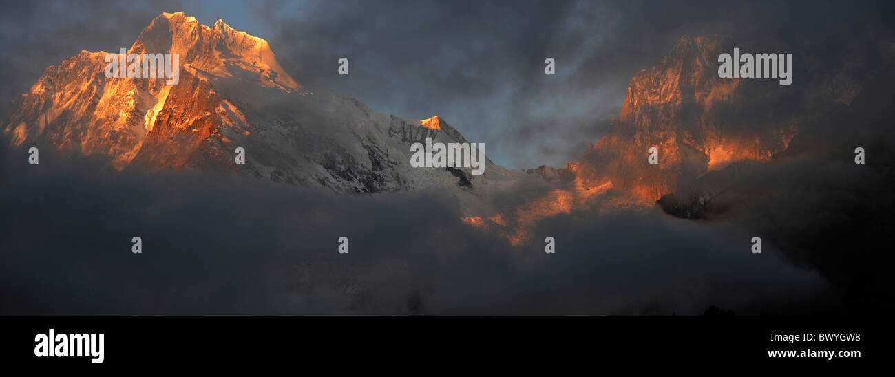 Gongga Mountain in sunset, Kangding, Garze, Sichuan Province, China ...