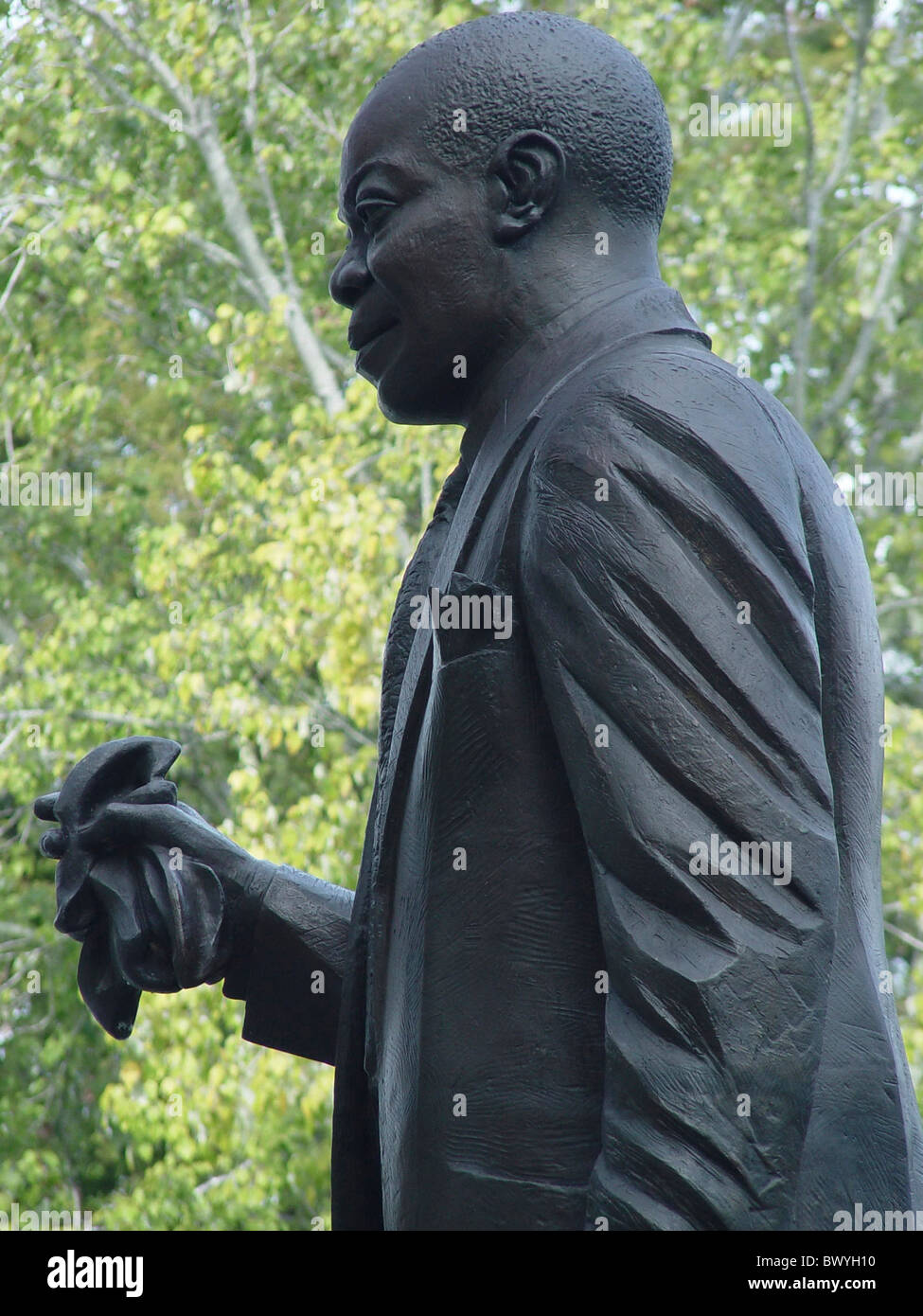 Louis armstrong statue new orleans hi-res stock photography and images ...