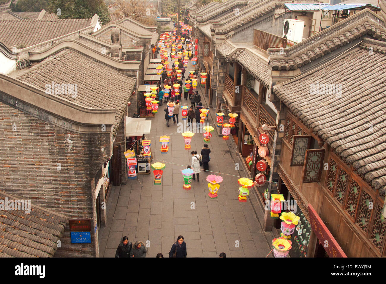 Temple Fair during Spring Festival, Jinli Folk-custom Street, Chengdu ...