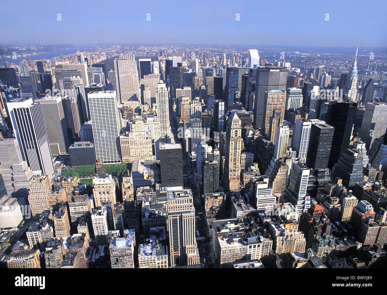 city Manhattan New York overview skyline skyscraper town USA America ...