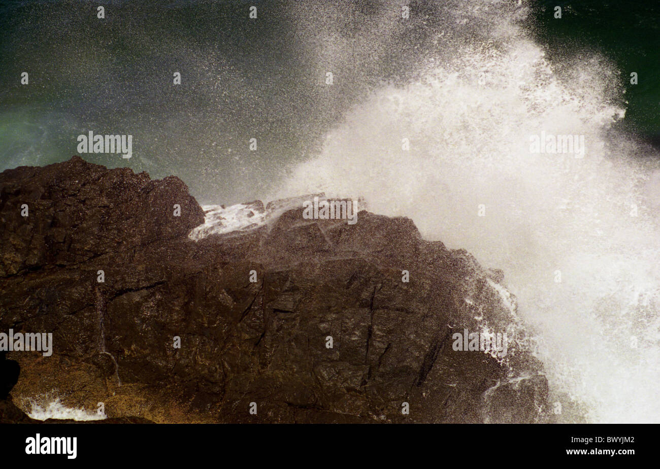 Australia bang Bay Byron energy force impact ocean rock Sea stone ...