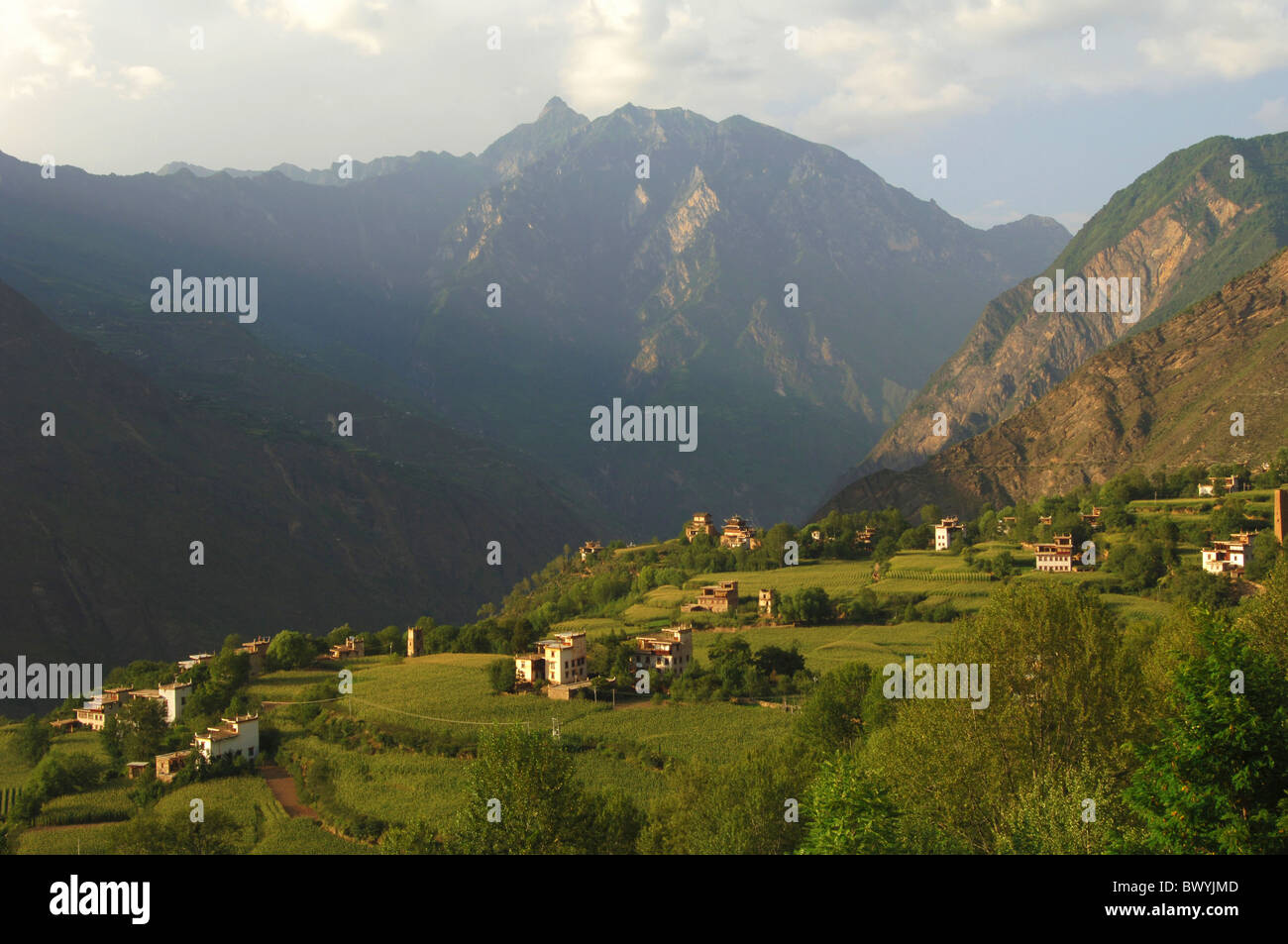 Magnificent view of Gyarong Beauty Valley, Danba County, Garze Tibetan ...
