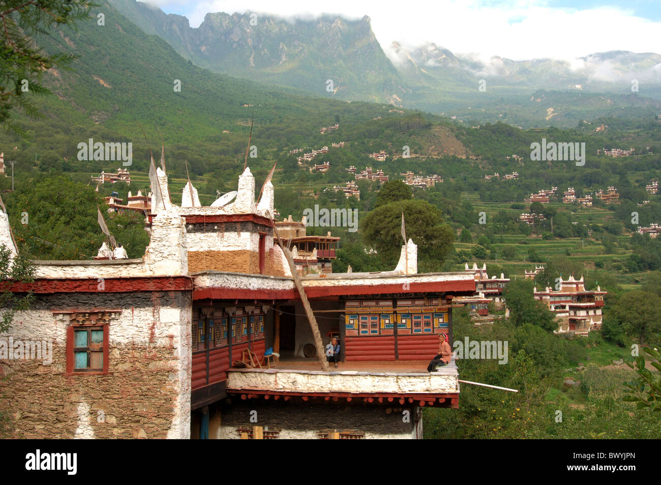 Tibetan gyarong hi-res stock photography and images - Alamy