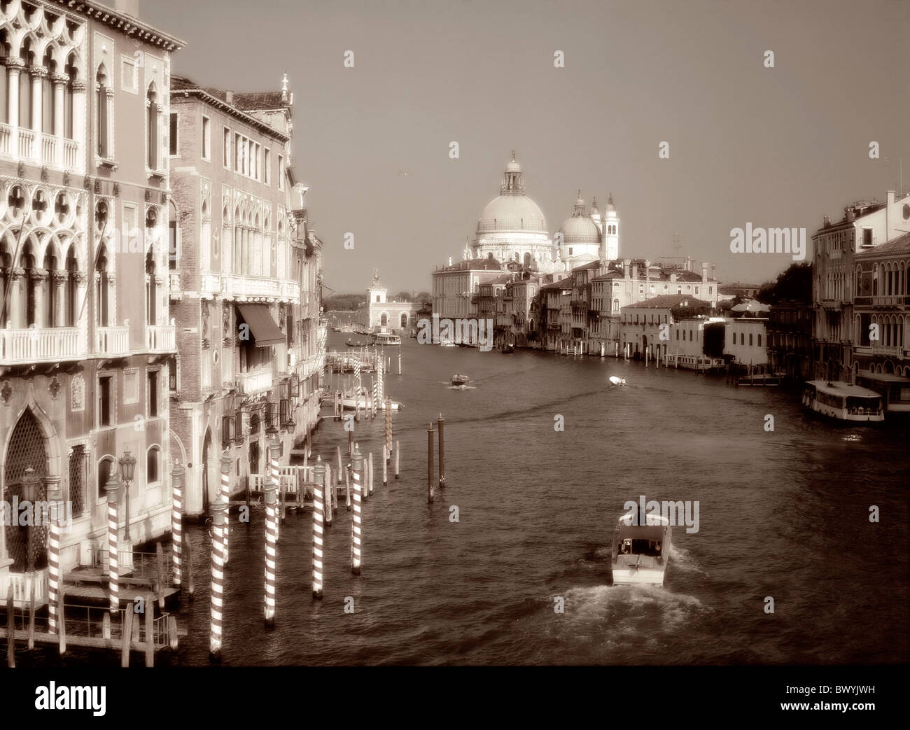 Venice canal black and white hi-res stock photography and images - Alamy