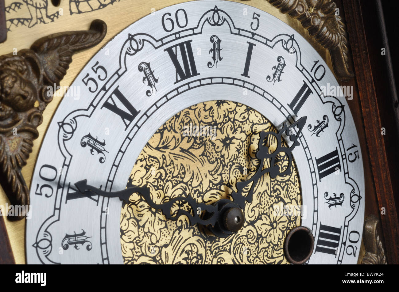 Clock with no hands hi-res stock photography and images - Alamy