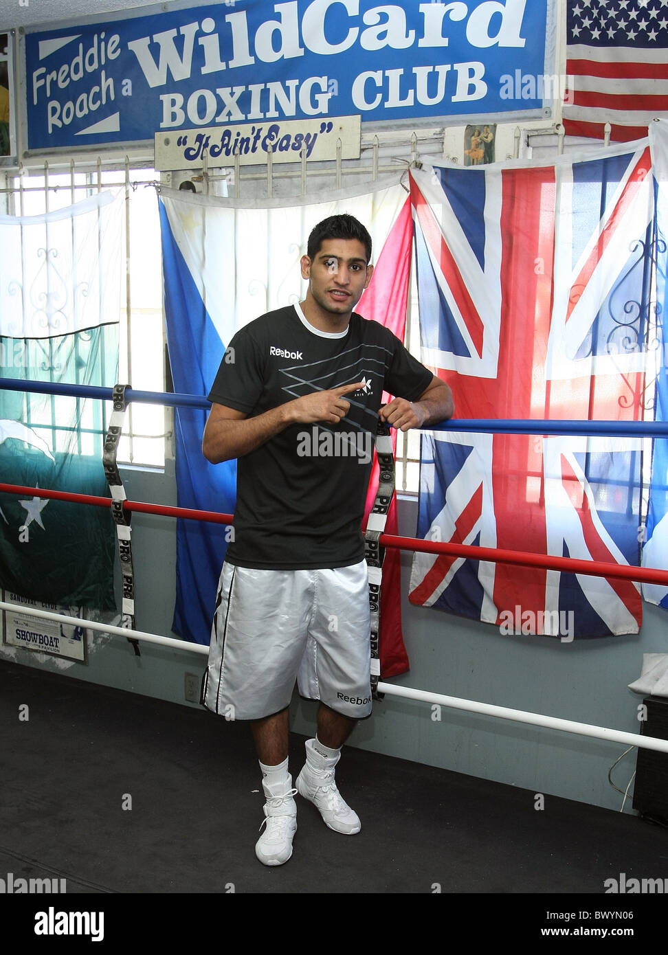 AMIR KHAN BOXER HOLLYWOOD LOS ANGELES CALIFORNIA USA 30 November 2010 ...