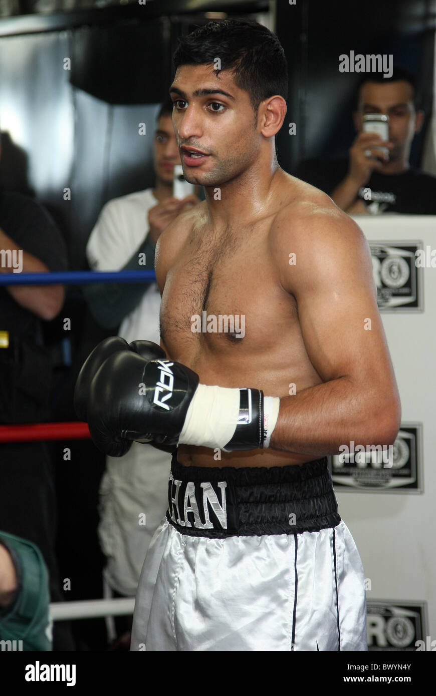 AMIR KHAN BOXER HOLLYWOOD LOS ANGELES CALIFORNIA USA 30 November 2010 ...