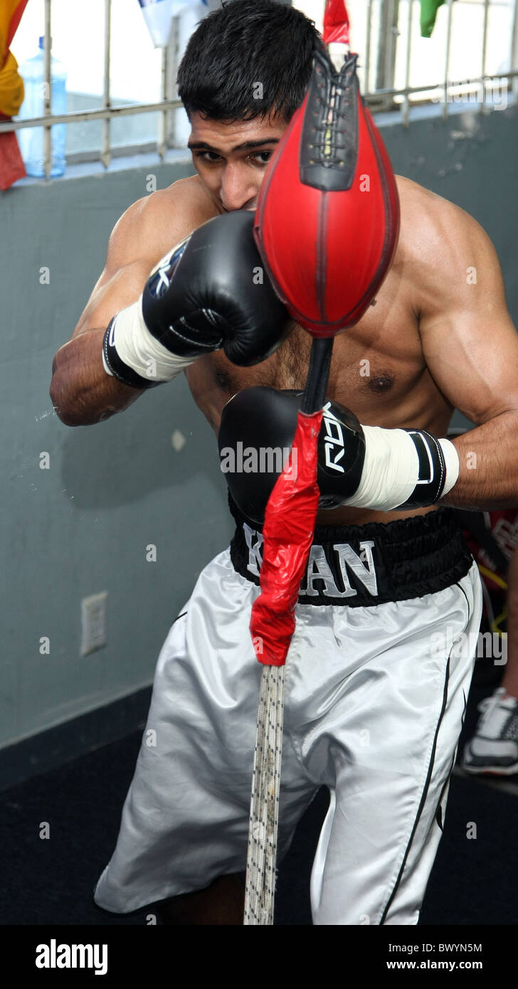 AMIR KHAN BOXER HOLLYWOOD LOS ANGELES CALIFORNIA USA 30 November 2010 ...