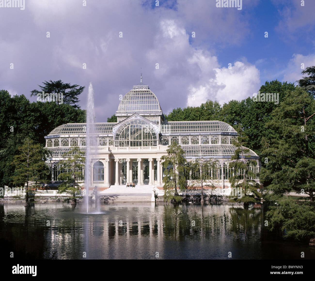garden Madrid Palacio de Cristal park Parque del Retiro pavilion Spain ...