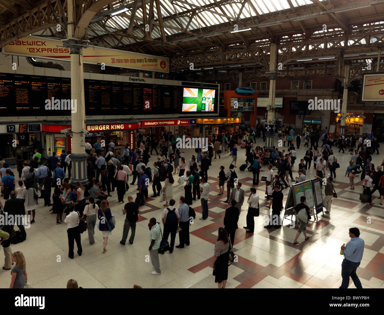 An information board victoria station hi-res stock photography and ...