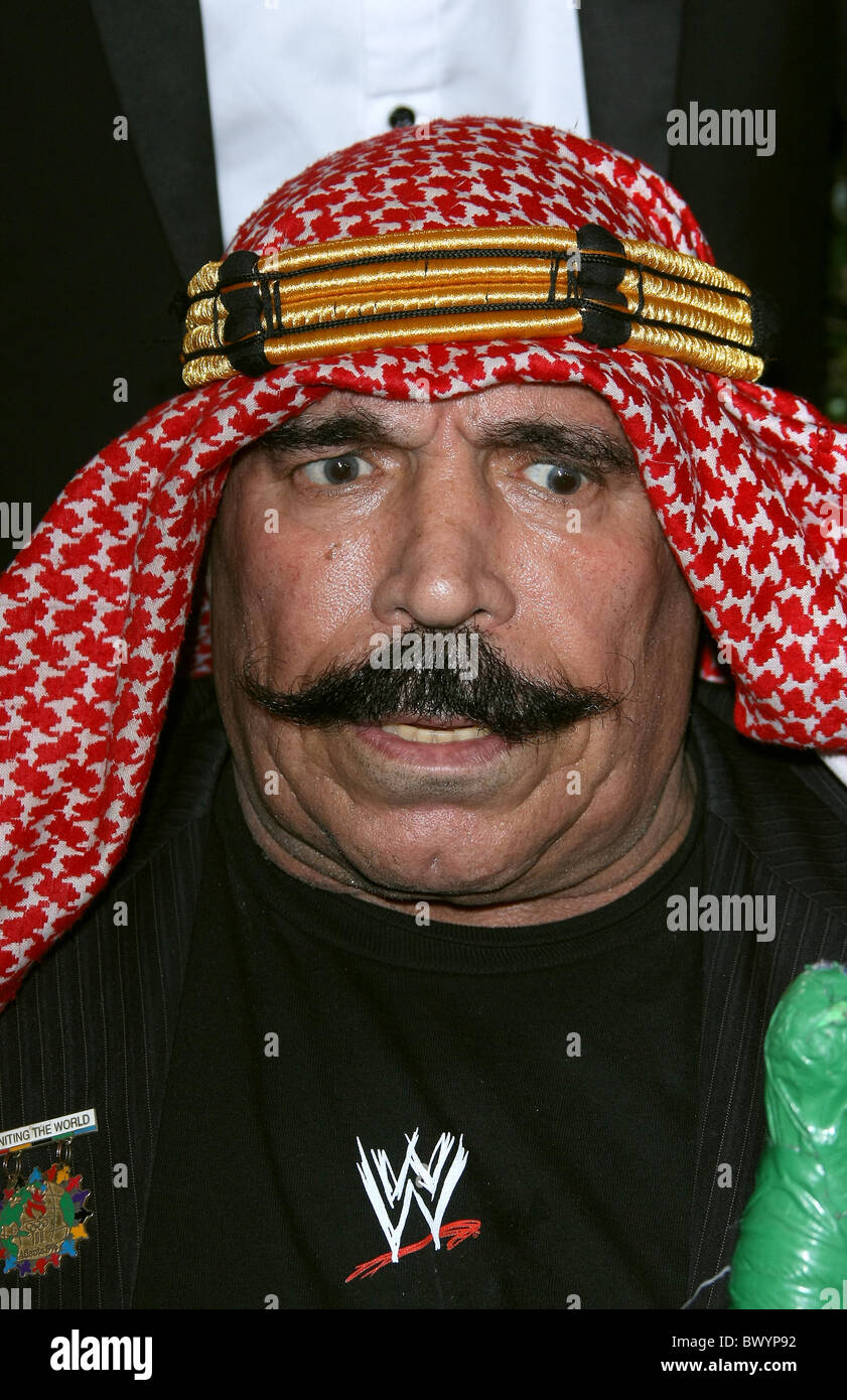 THE SHEIK ROLLING STONE MAGAZINE HOSTS THE 2010 AMERICAN MUSIC AWARDS ...