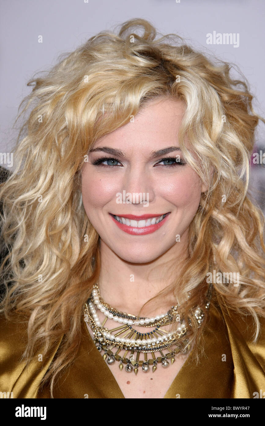 KIMBERLY PERRY 2010 AMERICAN MUSIC AWARDS ARRIVALS DOWNTOWN LOS ANGELES ...