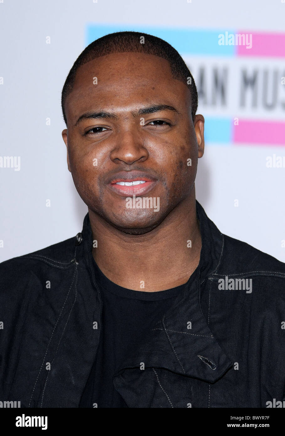 TAIO CRUZ 2010 AMERICAN MUSIC AWARDS ARRIVALS DOWNTOWN LOS ANGELES ...