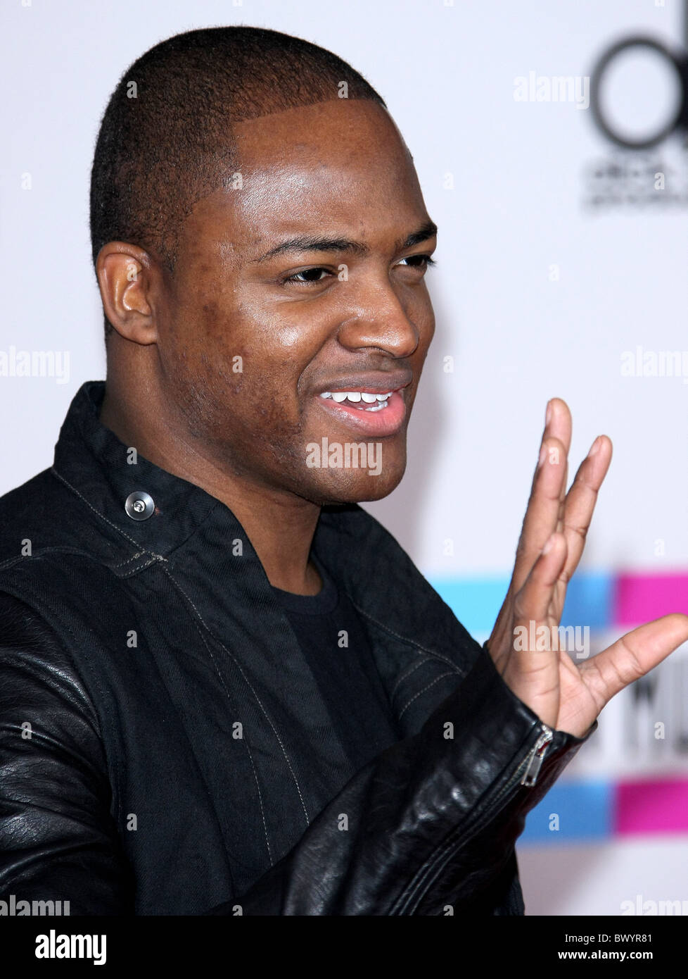 TAIO CRUZ 2010 AMERICAN MUSIC AWARDS ARRIVALS DOWNTOWN LOS ANGELES ...
