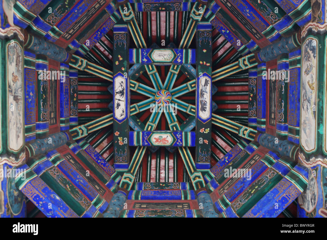 Intricate caisson ceiling of the Long Corridor, Summer Palace, Beijing ...