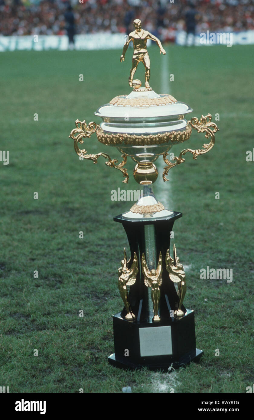 World cup brazil 2014 stadium maracana hi-res stock photography and ...