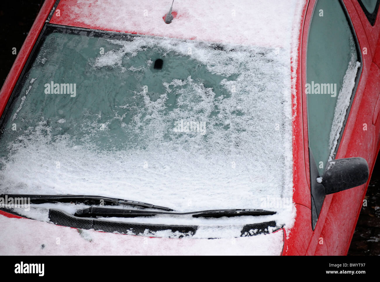 iced up car windscreen Stock Photo - Alamy