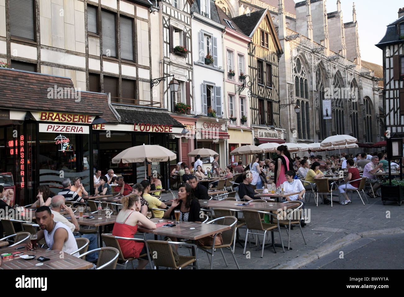 Outdoor cafe france cafe hi-res stock photography and images - Alamy