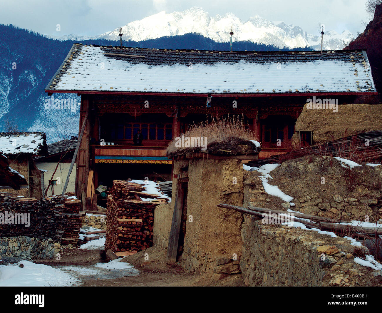 Tibetan traditional house in a small village, Shangri-la, DiQing Tibetan Autonomous Prefecture ...