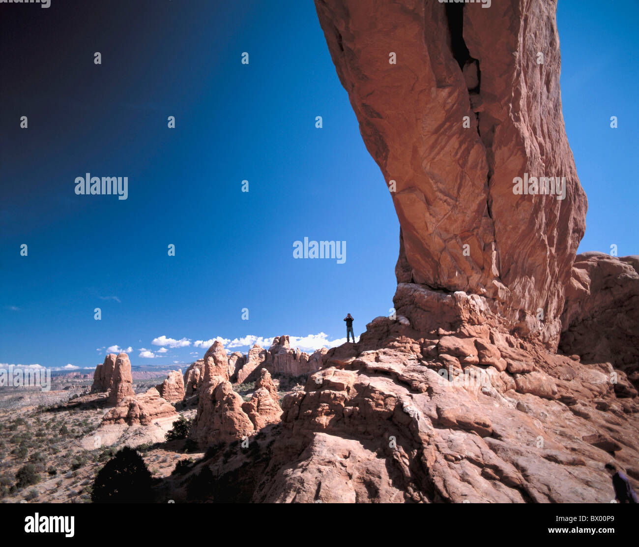 Arches national park curve cliff arch cliff bridge rock cliff scenery ...