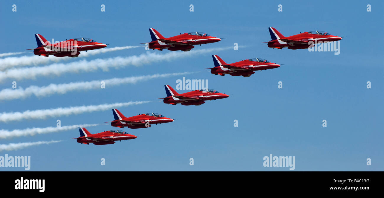 Red arrow formation hi-res stock photography and images - Alamy