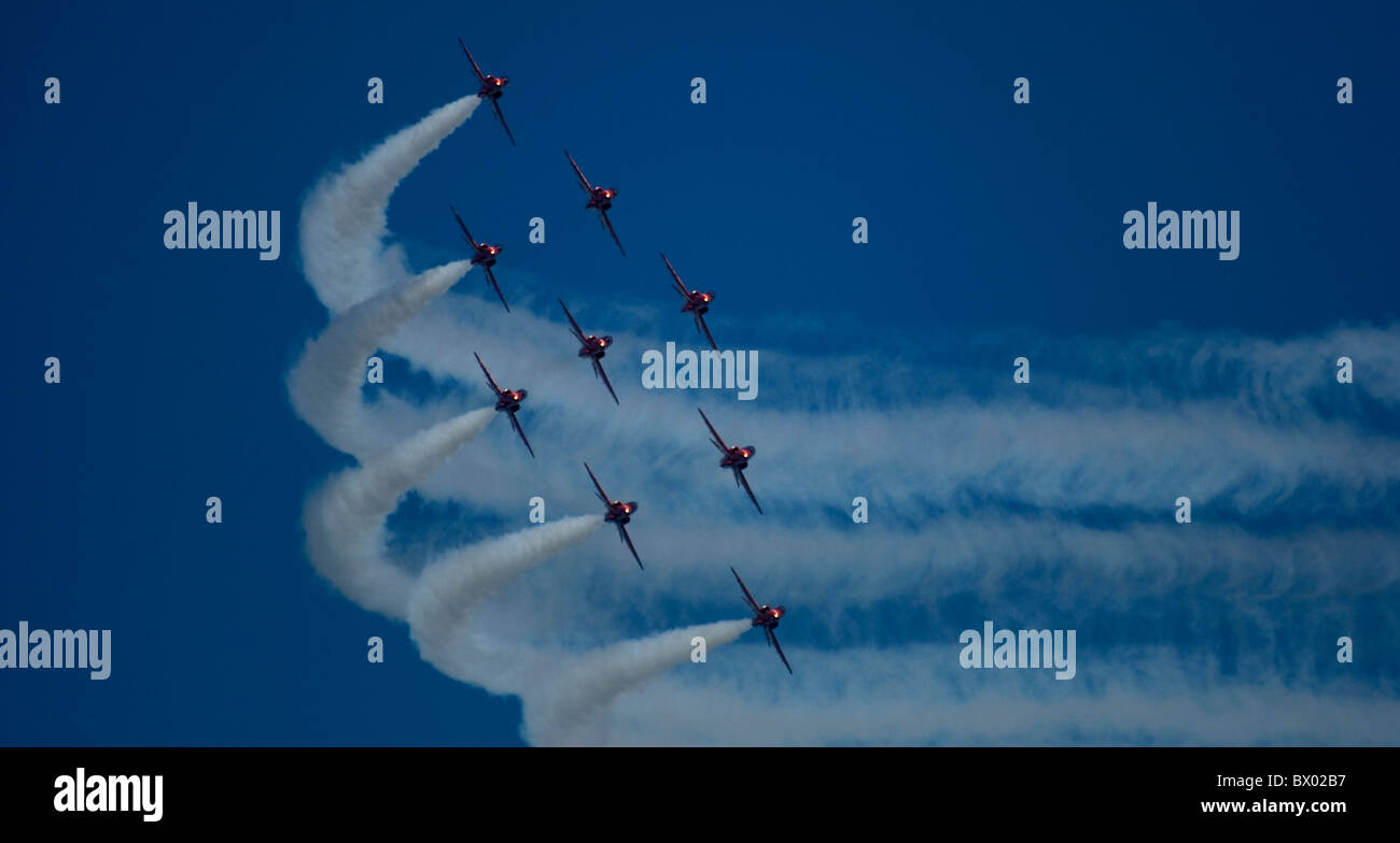Turning arrows hi-res stock photography and images - Alamy