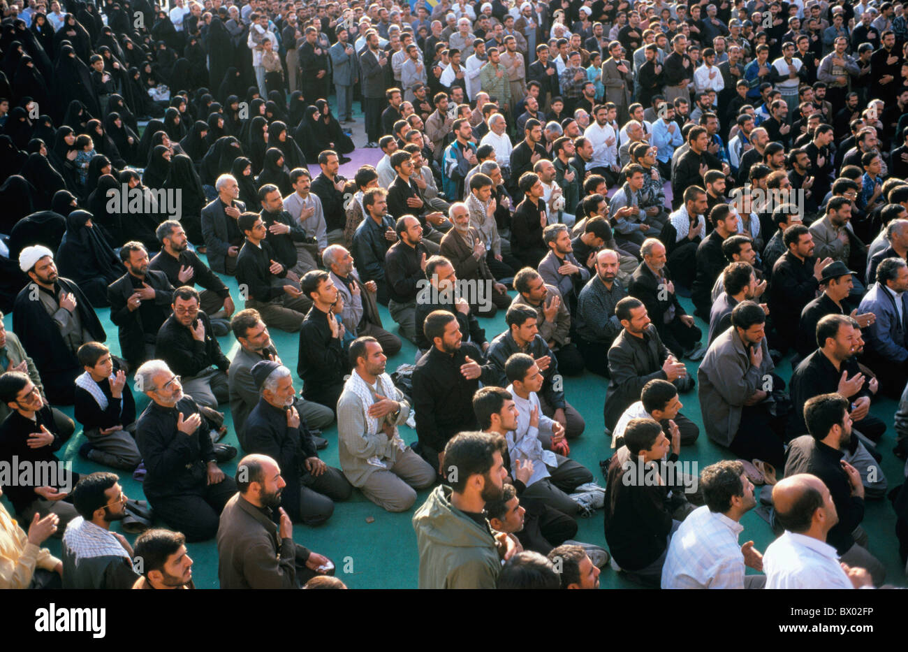 Crowd iran middle east hi-res stock photography and images - Alamy