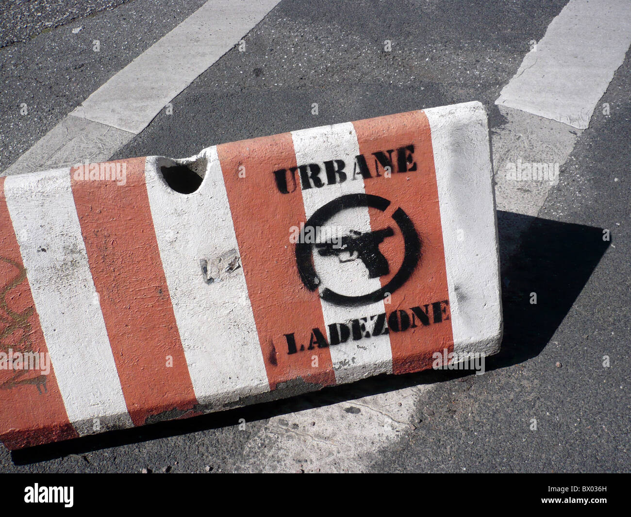 Loadingzone hi-res stock photography and images - Alamy