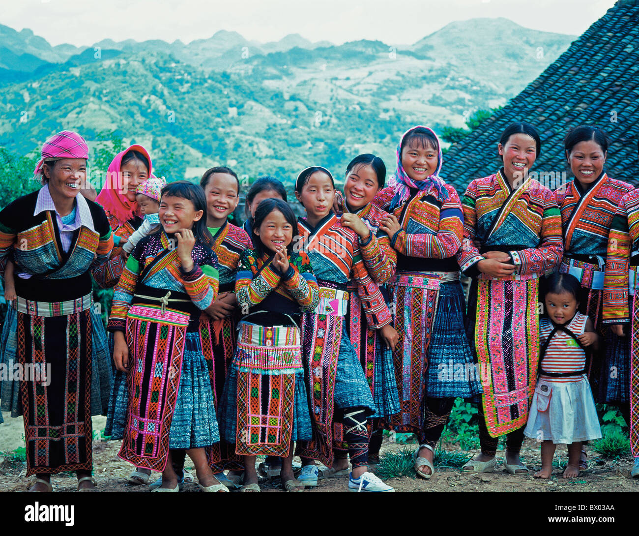Flower Miao women and girls in traditional costume, Nawei Village ...