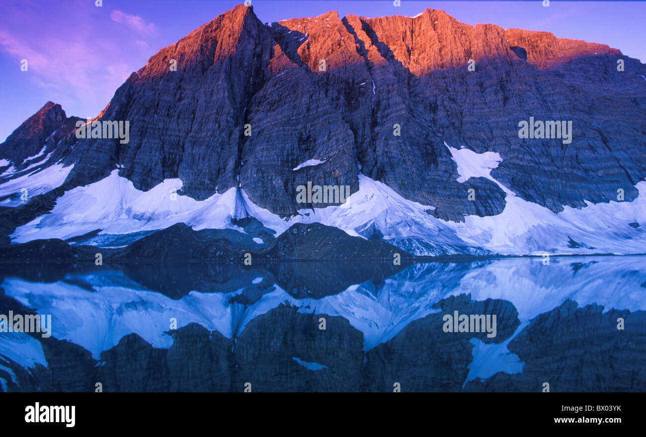 Floe lake kootenay national park hi-res stock photography and images ...