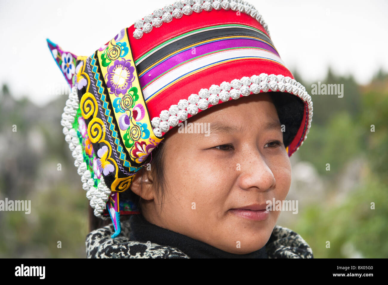 Yi tribe hi-res stock photography and images - Alamy