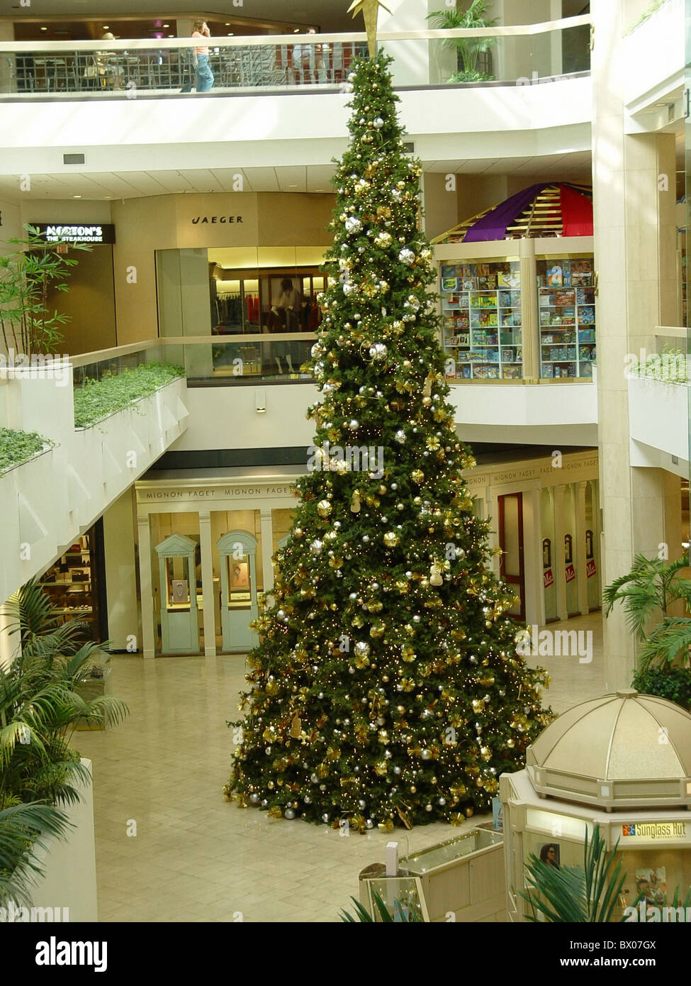 atrium Christmas tree shopping centre entrance hall shops dealings ...