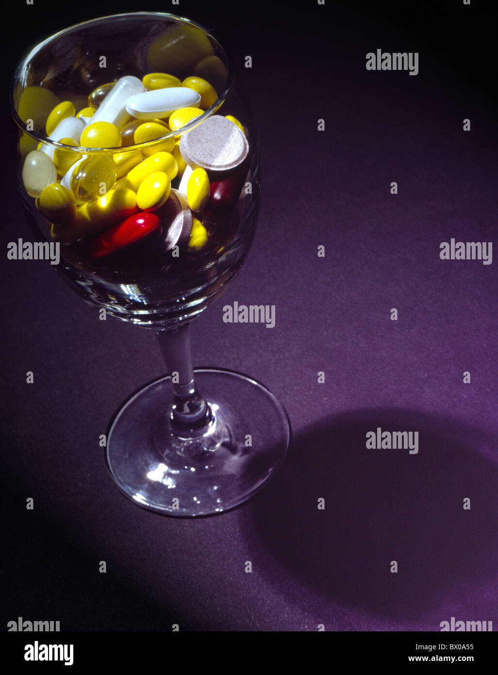 dependent dependence medicament drug end glass hygiene youngsters ...