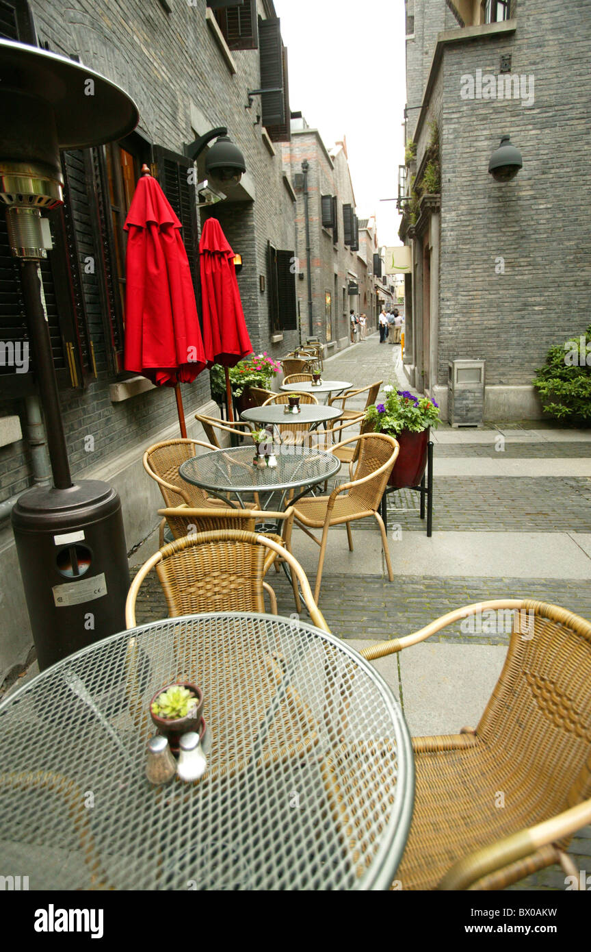 Shikumen lane in shanghai china hi-res stock photography and images - Alamy