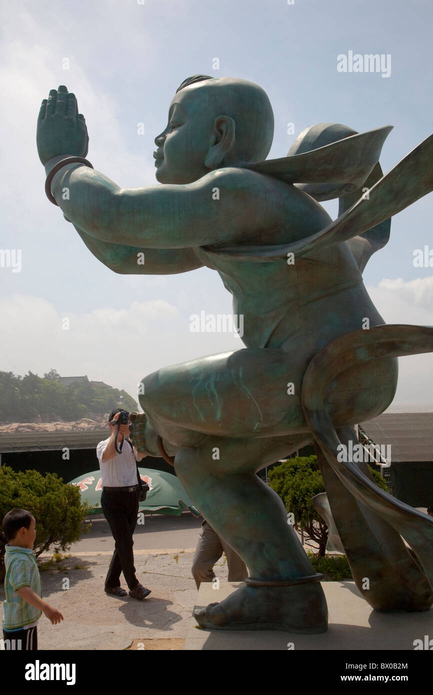 Giant bronze statue of Nezha, Putuo Mount, Zhoushan, Zhejiang Province ...