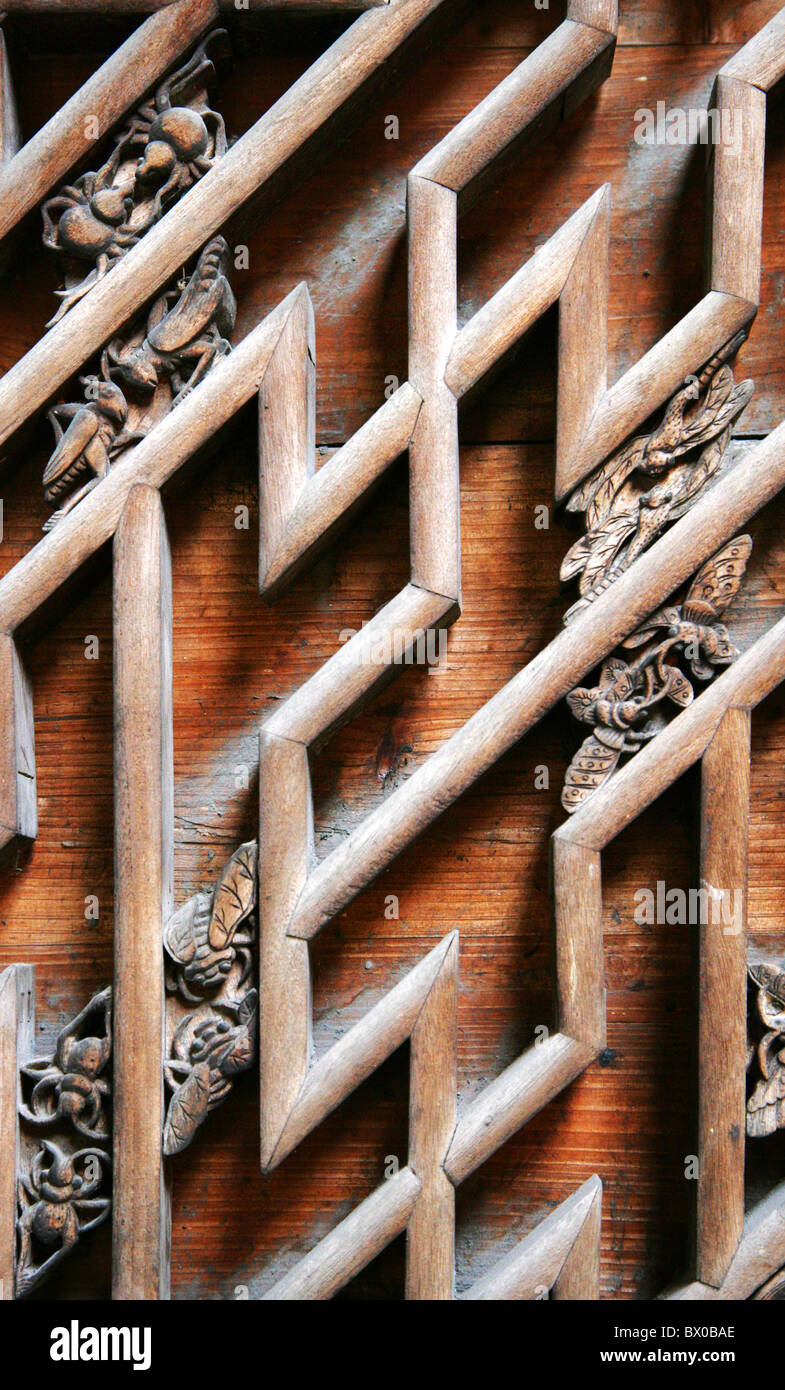 Lattice Pattern Wood Stock Photos & Lattice Pattern Wood Stock Images ...