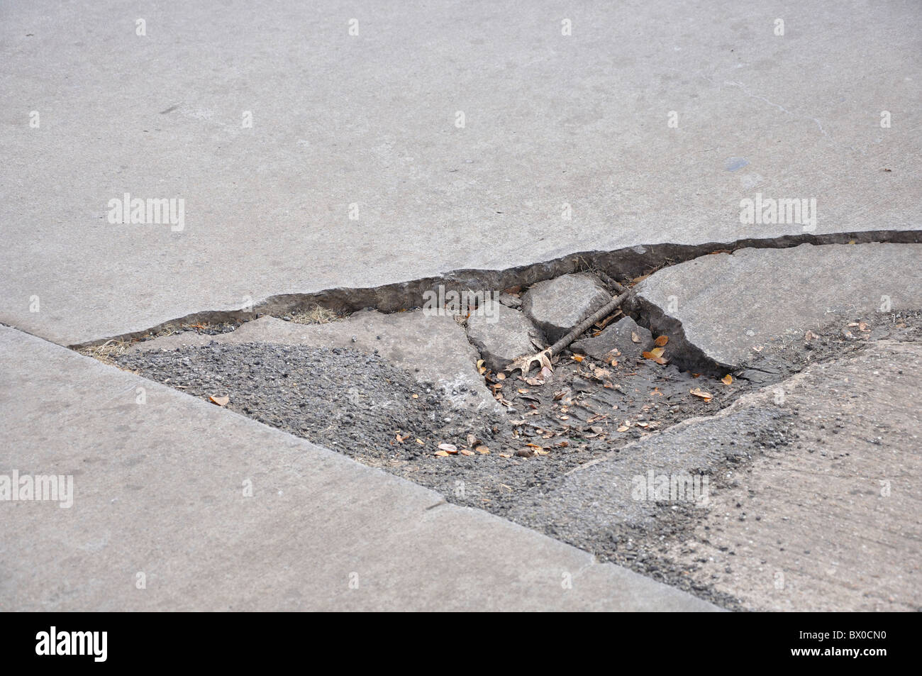 Sunken hole hi-res stock photography and images - Alamy