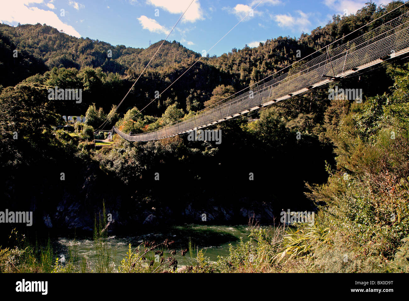 New Zealands longest swing bridge over the Buller Gorge Stock Photo - Alamy