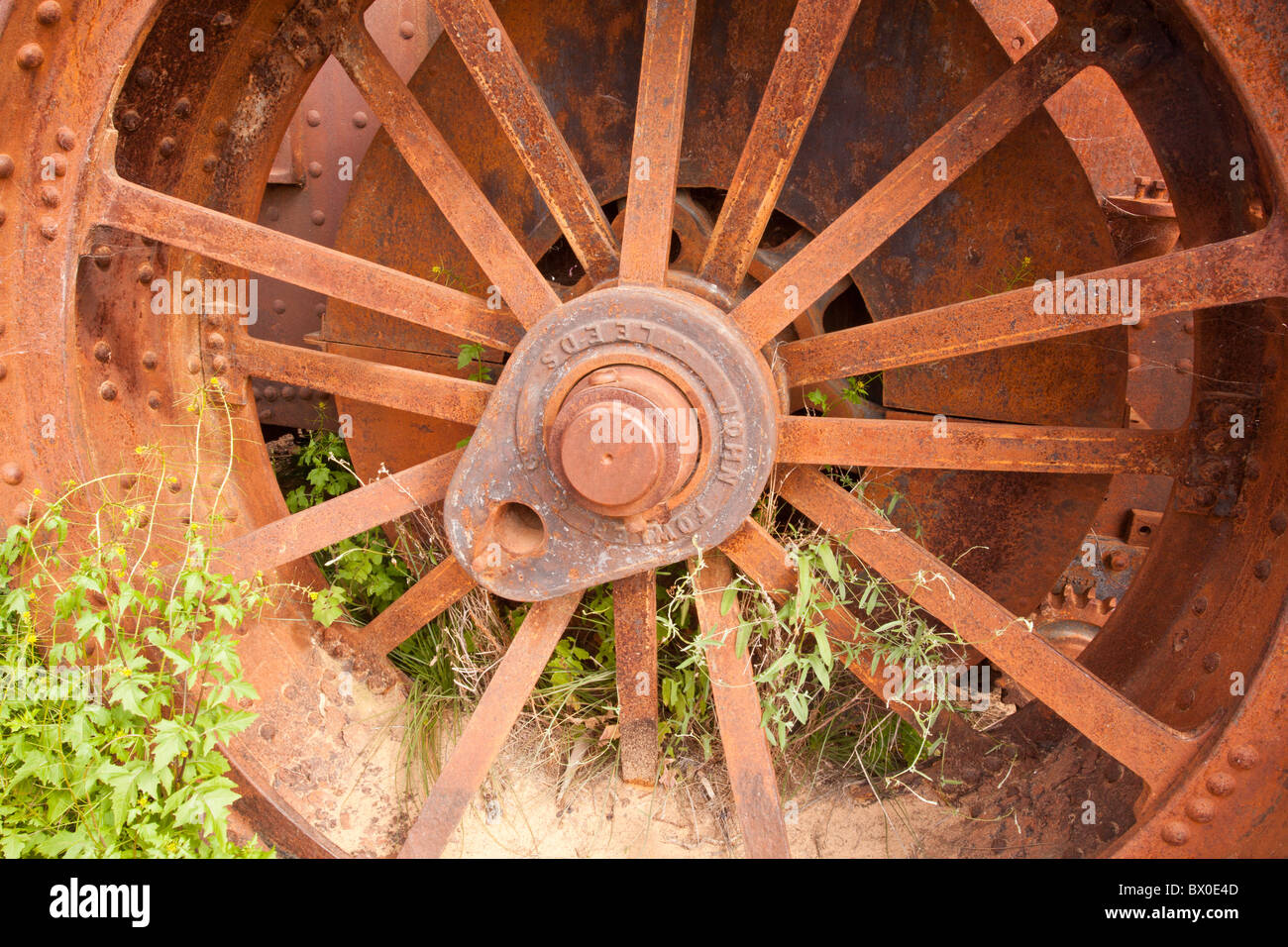 Wheel of a ruined steam traction engine near Kinchega Shearing Shed ...
