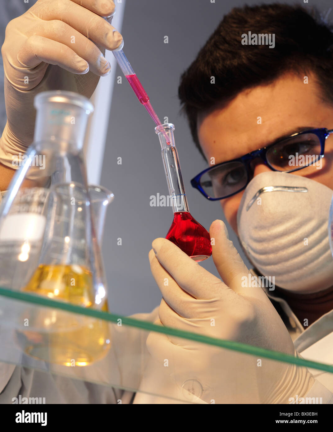 researcher in the laboratory Stock Photo - Alamy