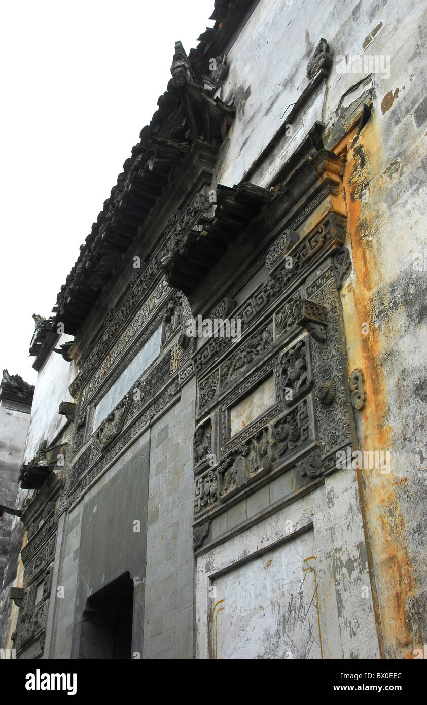 Decorated gate of a traditional Hui style home, Wuyuan, Jiangxi ...