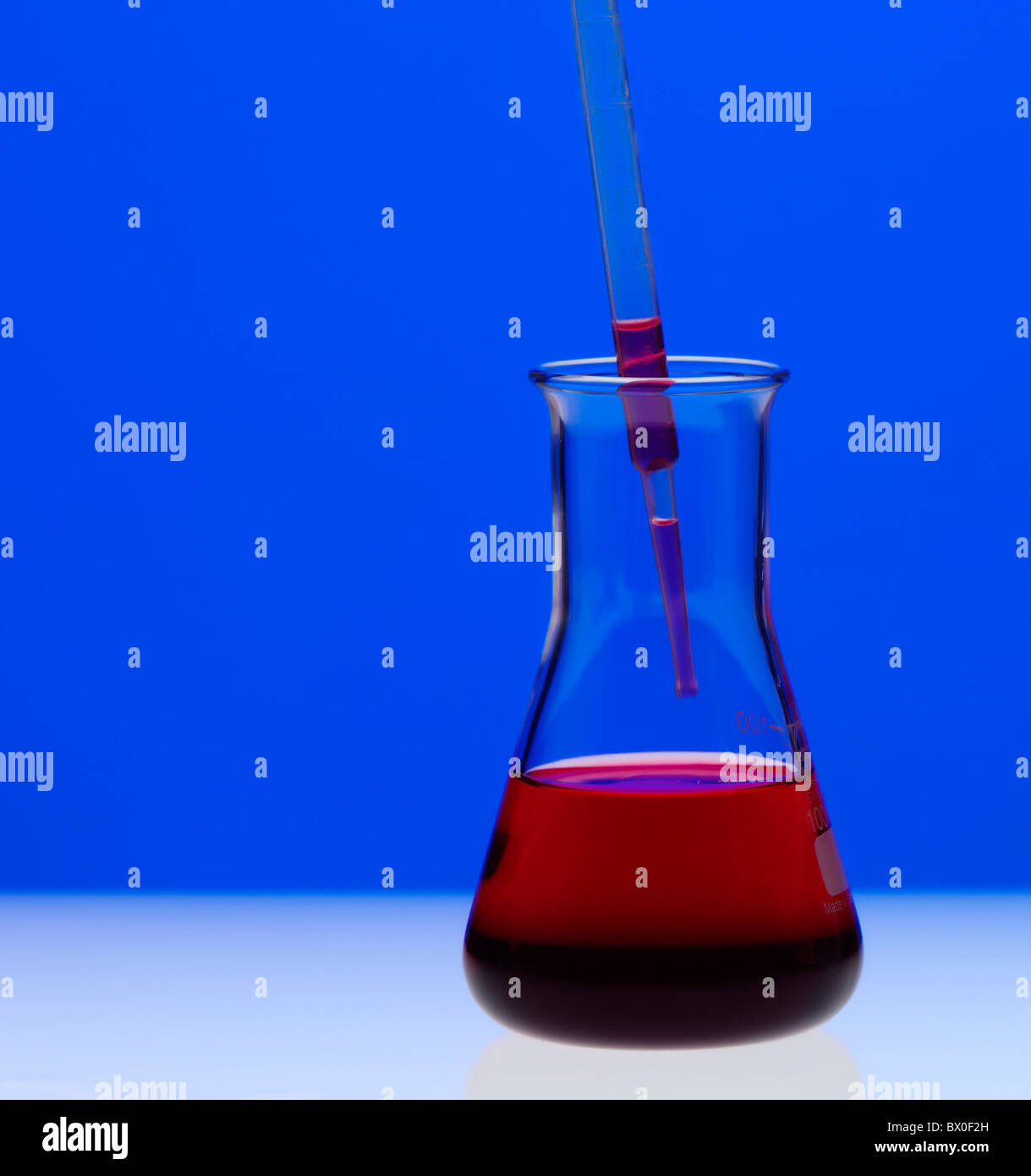 Chemical laboratory glassware equipment Stock Photo - Alamy