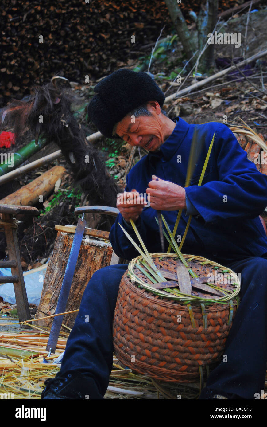 Bamboo basket weaving china hi-res stock photography and images - Alamy