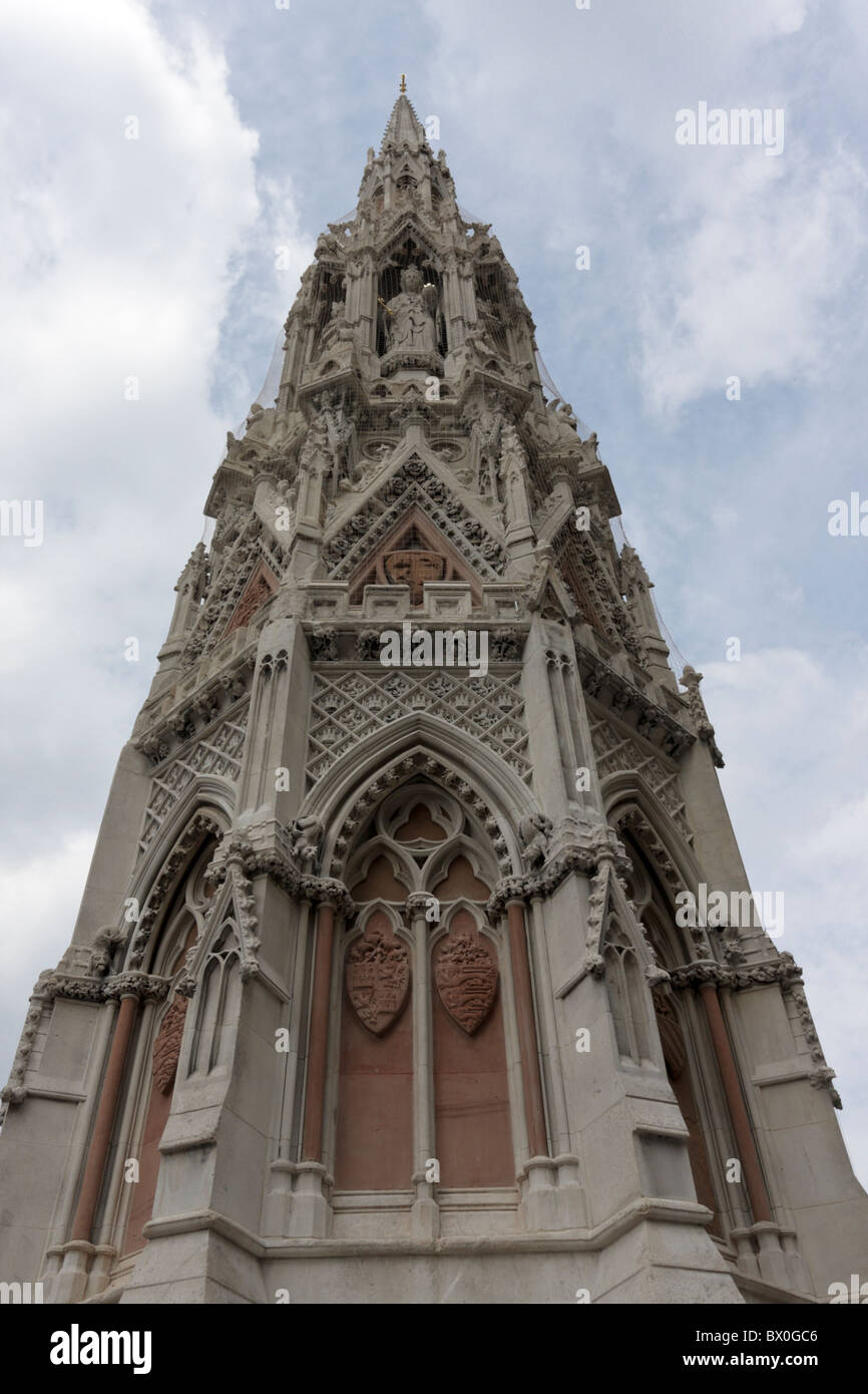 Classic detail adorns Eleanor`s Cross, situated on the forecourt of ...